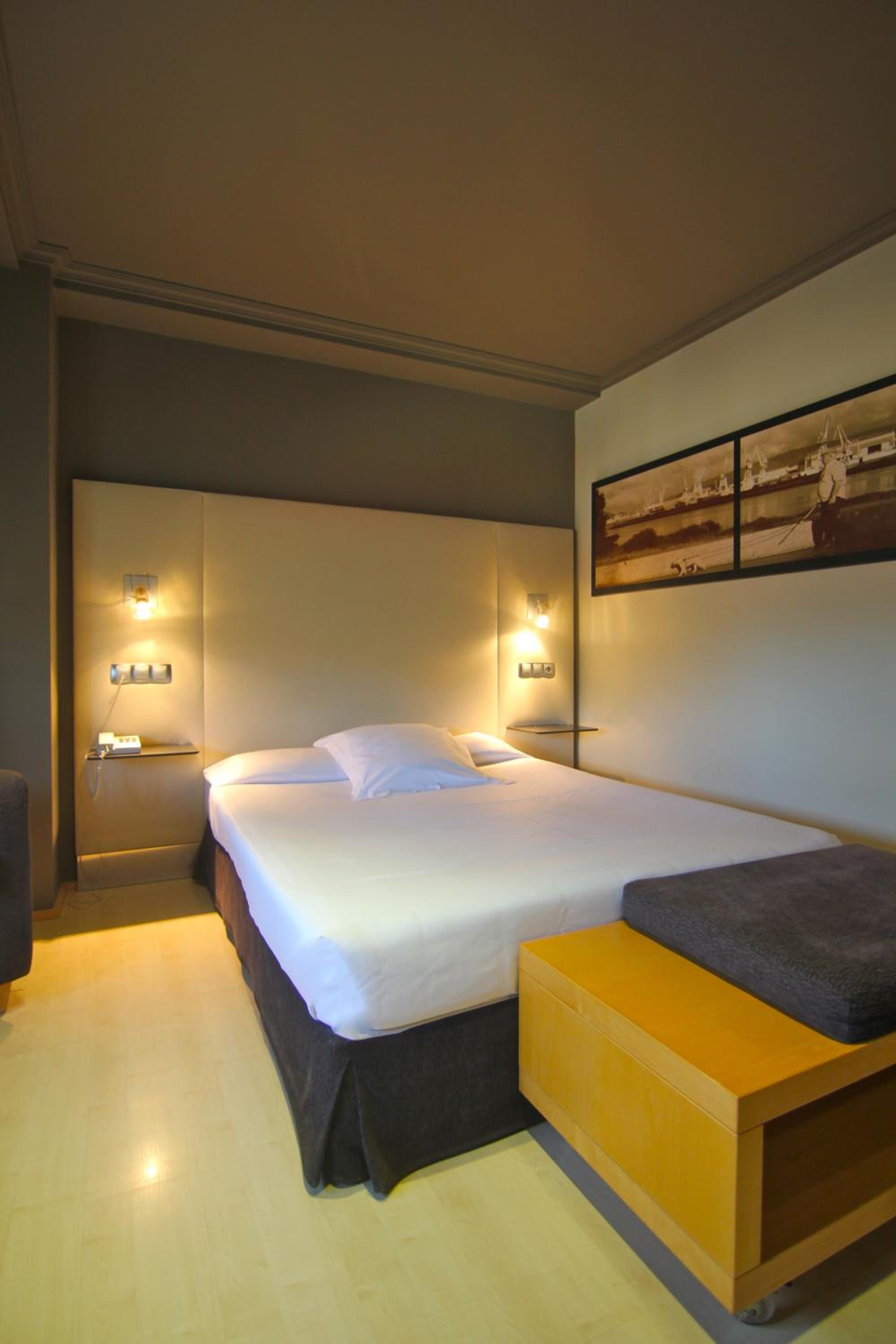 Carris Almirante Hotel – Quality Stays, Stylish Surroundings